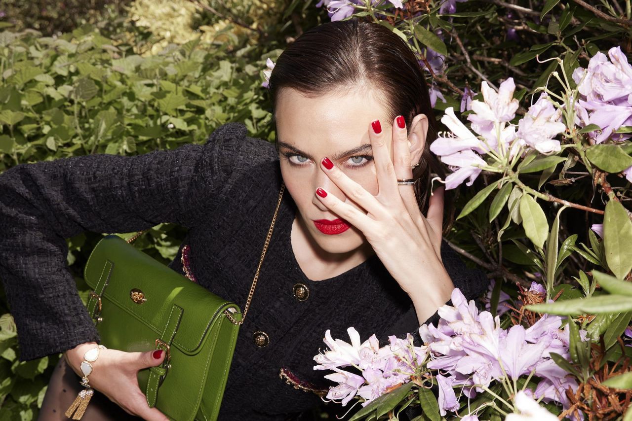 Alexa Chung dans The Sunday Times Style - 24 juillet 2021