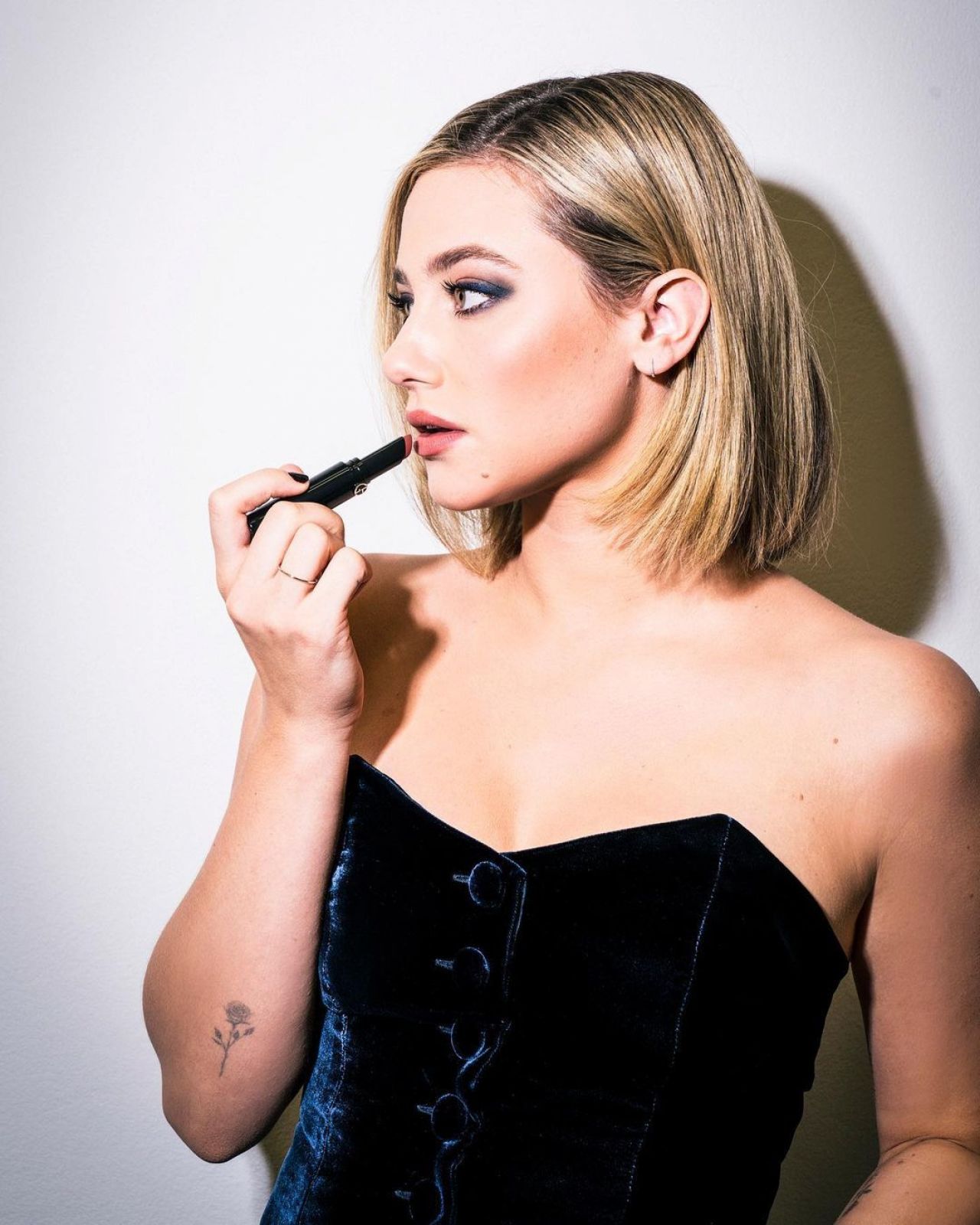 Shooting Lili Reinhart pour Armani Beauty Acqua for Life - 13 novembre 2022