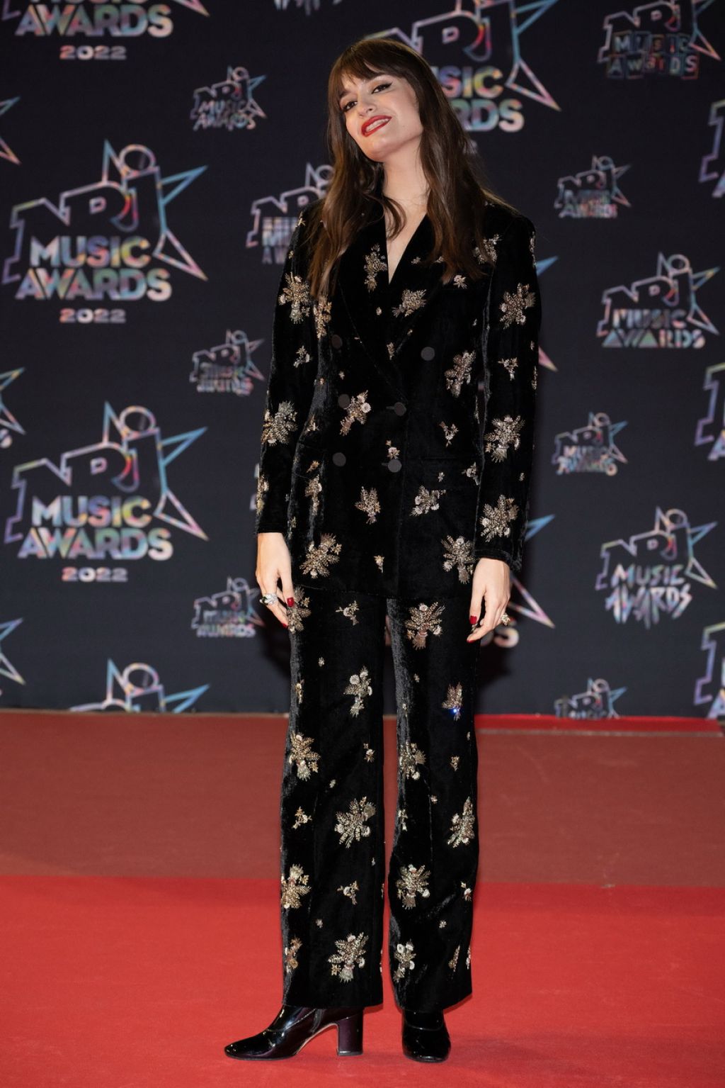 Clara Luciani aux 24ème NRJ Music Awards à Cannes - 10 décembre 2022