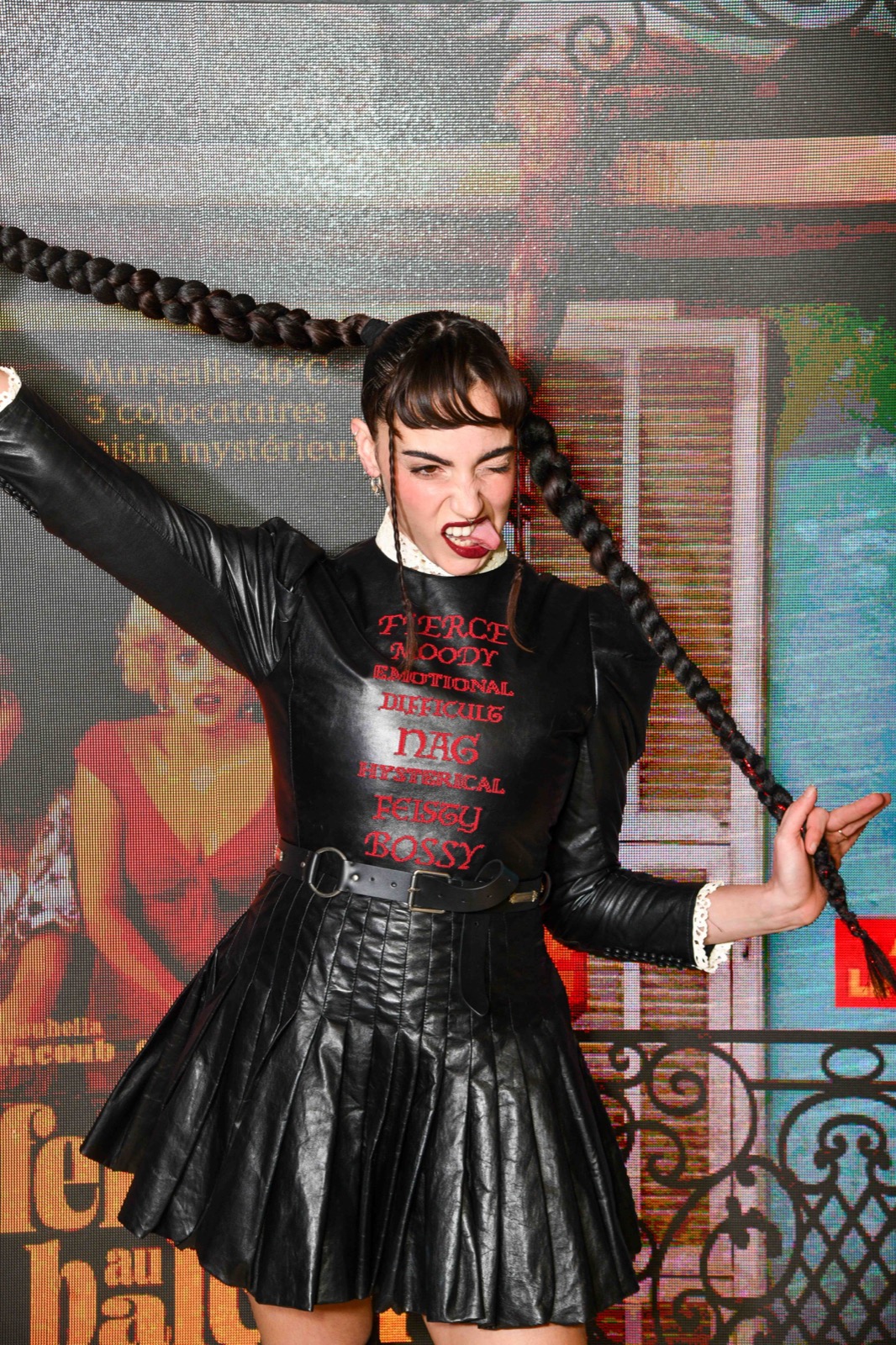 Souheila Yacoub : Guerrière gothique et reine des tresses sur tapis ...